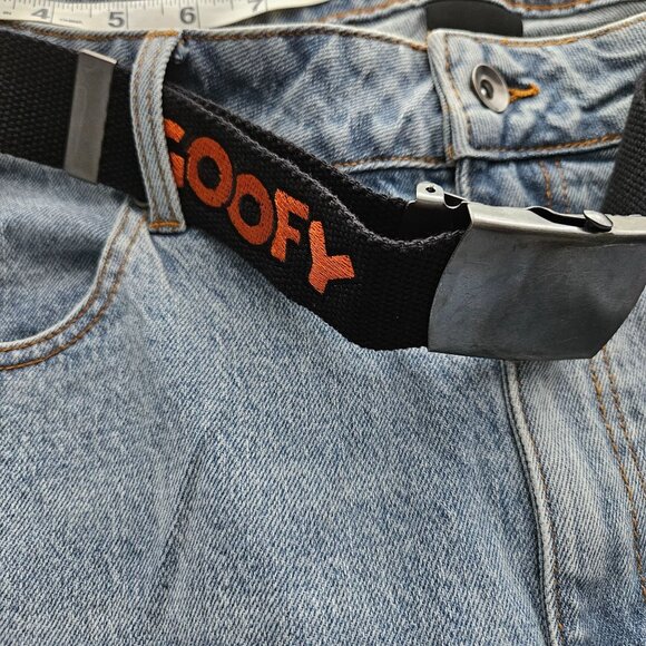 Disney | Jeans | Hot Topic Disney A Goofy Movie Character Mom Jeans ...